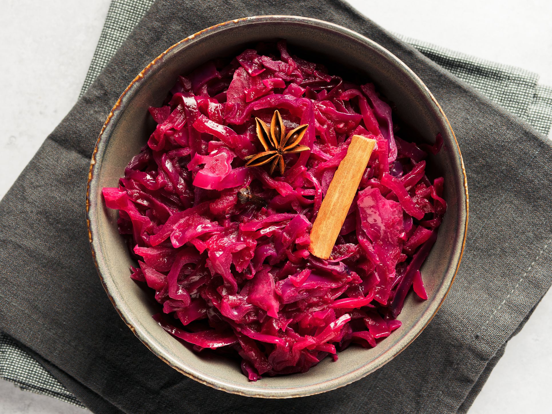 Kruidige rode kool met appel | PLANTPROEF